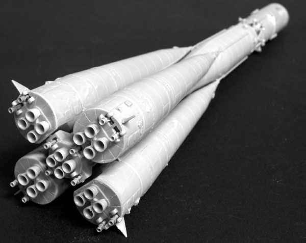 Vostok & R-7 Booster by Brett Green (Cutting Edge 1/144)
